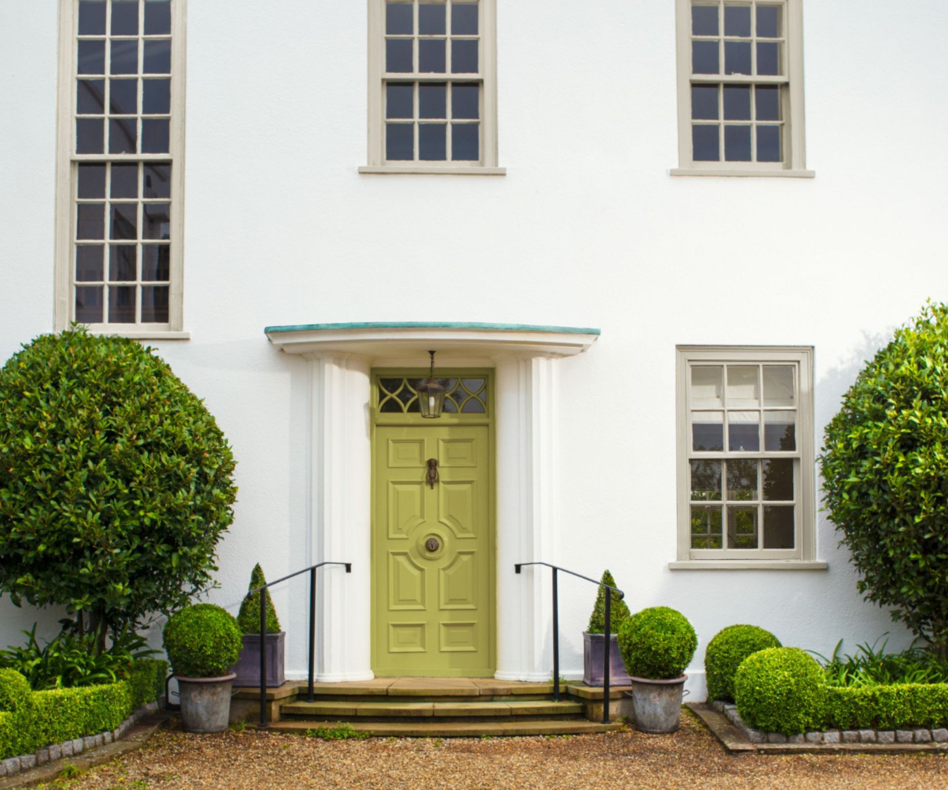 Spring door decor: 9 chic ways to elevate your front door | Homes and ...