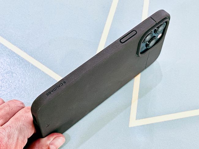 Caudabe Sheath Review: Keep your grip with this slim protective case ...