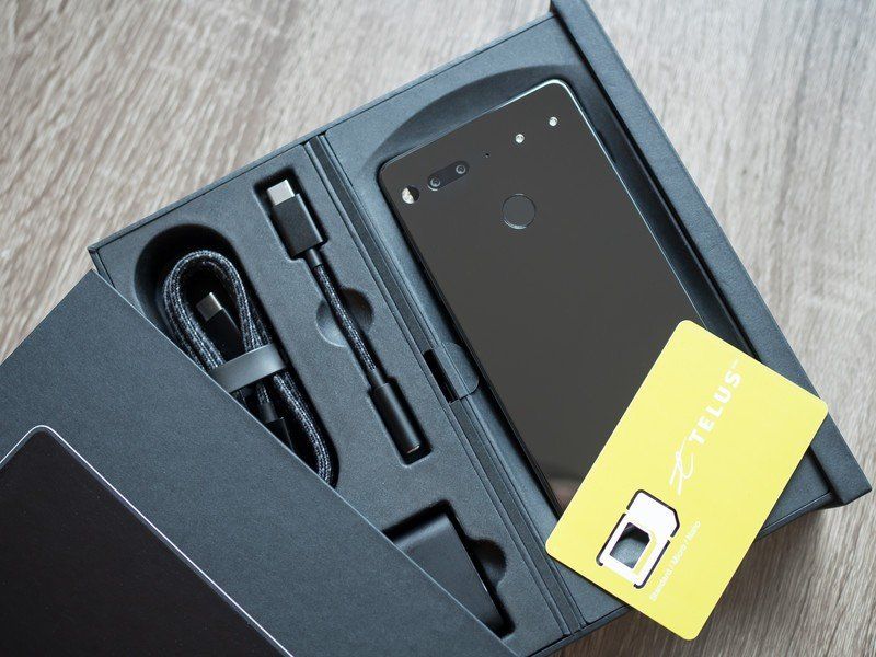 Essential Phone review: One (big) step away from the flagship ...