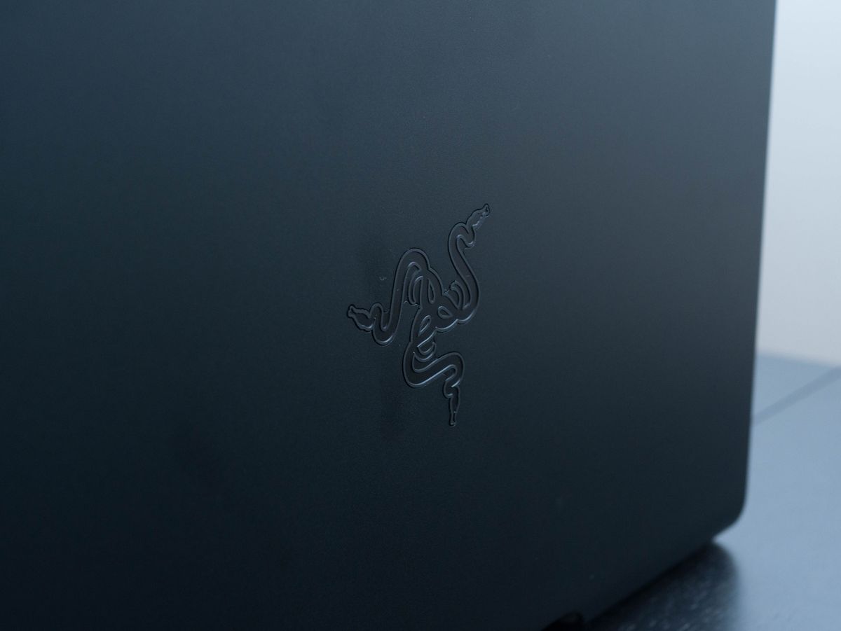 Razer Core V2 External Graphics Enclosure Review - Tom's Hardware | Tom ...