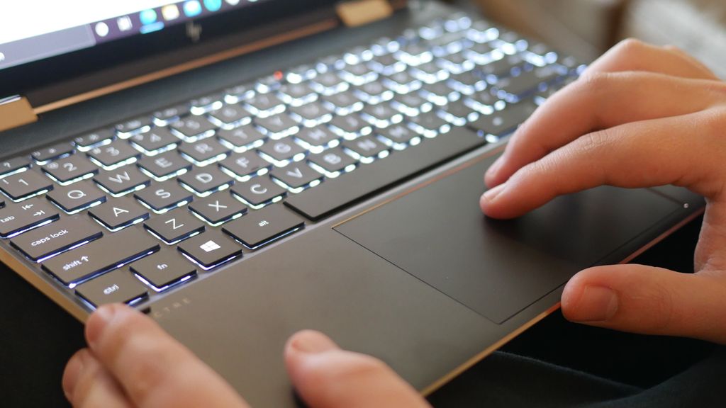 How to use advanced gestures in Windows 11 | Laptop Mag