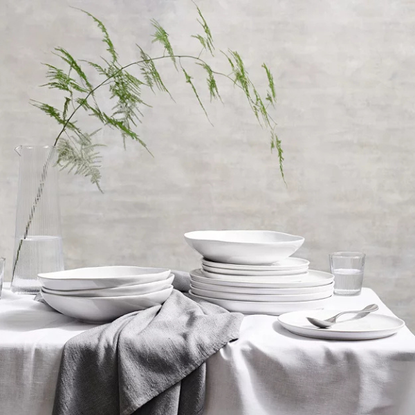 The 13 Best Dinnerware Sets for the Design-Obsessed | Livingetc