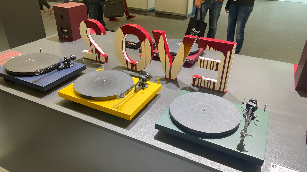 Pro-Ject's Debut Evo 2 is a stylish, updated turntable with technology ...
