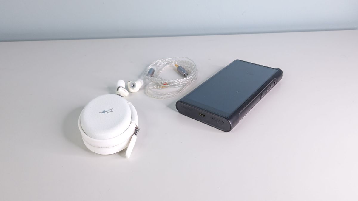 Meze Alba review: Comfortable, great-sounding wired in-ear buds | Tom's ...