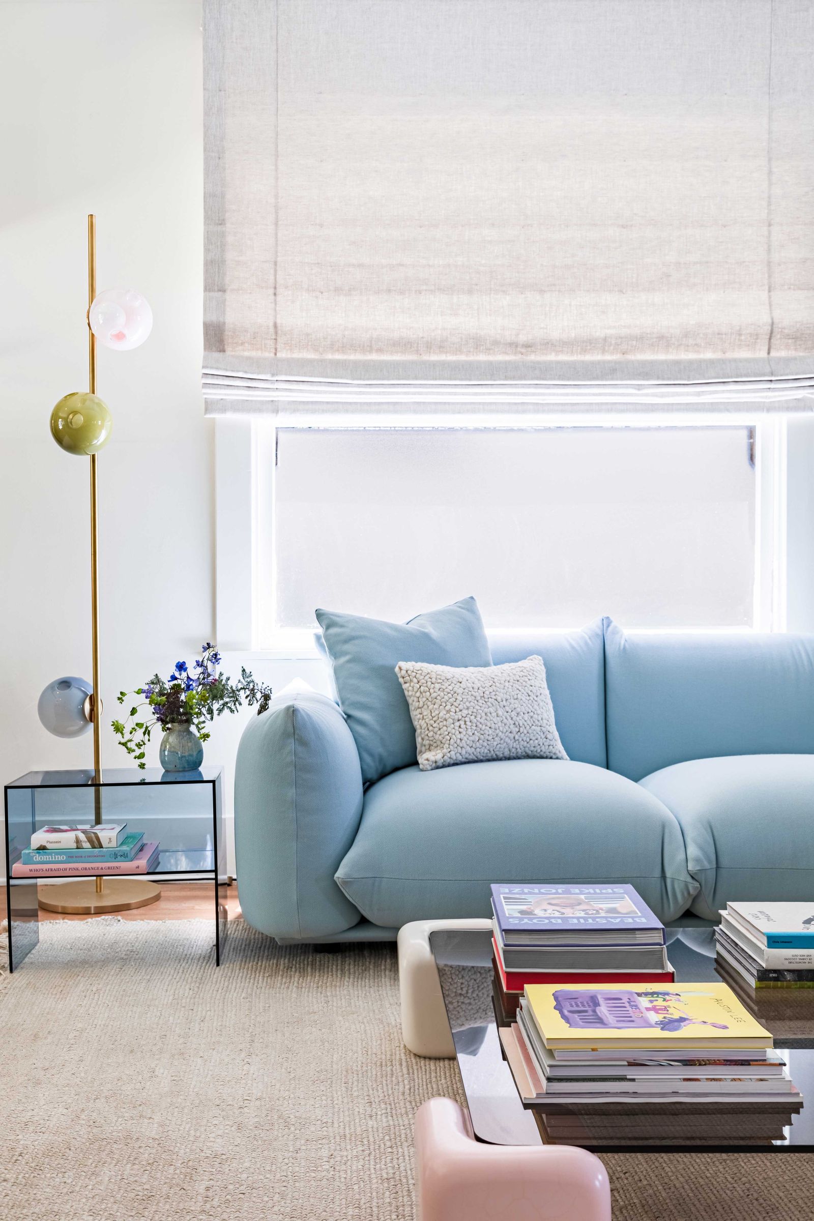 Are 70s couches the "it" sofas of 2023? These designers think so ...