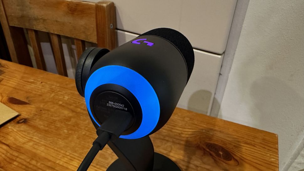 Logitech Yeti GX review - a great-sounding microphone for streamers ...