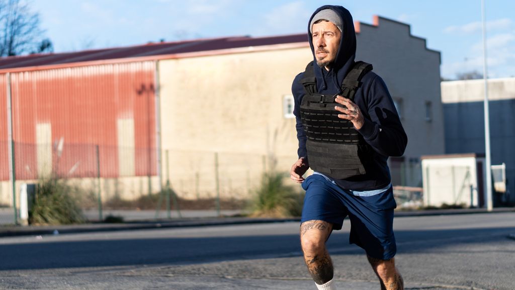 A running coach says this 7-move strength workout will make you more ...