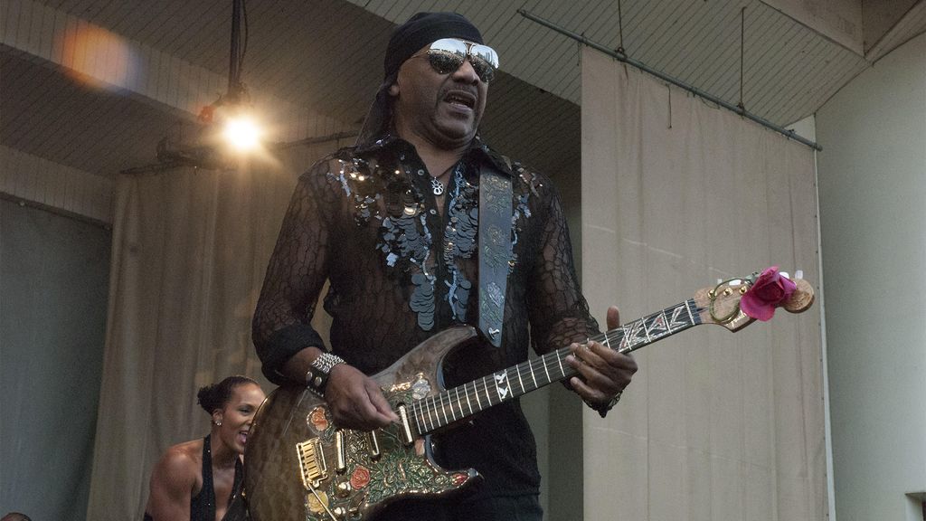 Ernie Isley: Behind the 1973 Isley Brothers hit "That Lady' | GuitarPlayer