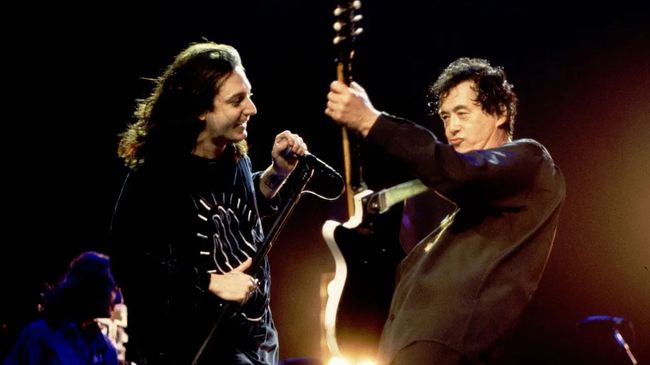 Watch Jimmy Page & Jeff Beck’s Epic Rock ‘n’ Roll Hall of Fame ...