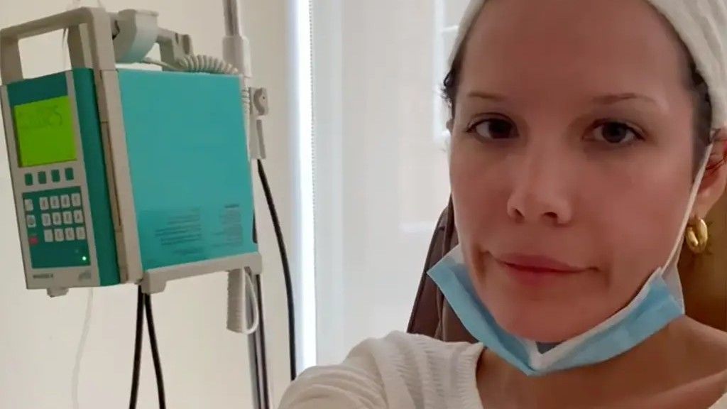 Halsey Reveals Exact Diagnoses After Alluding to Health Issues, Telling ...