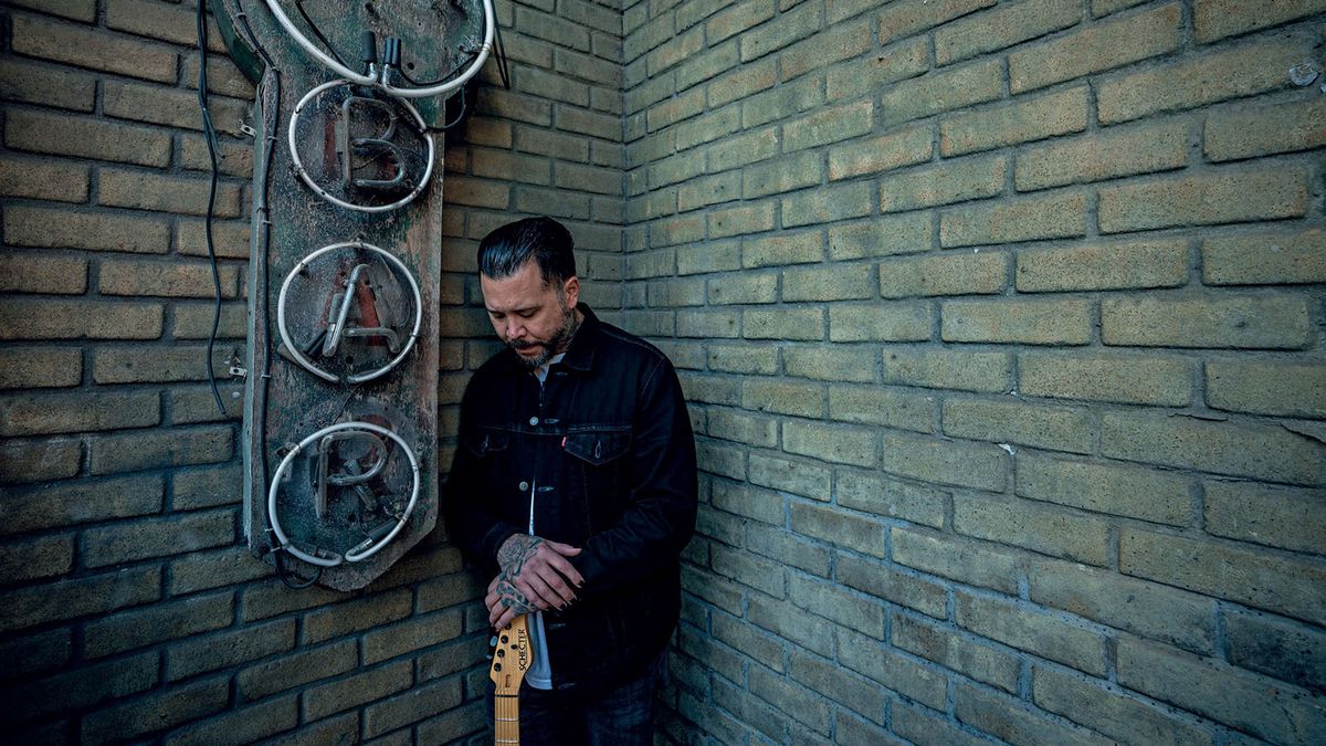 Lady Gaga guitarist Tim Stewart: "We get pop fans come to see her, but ...