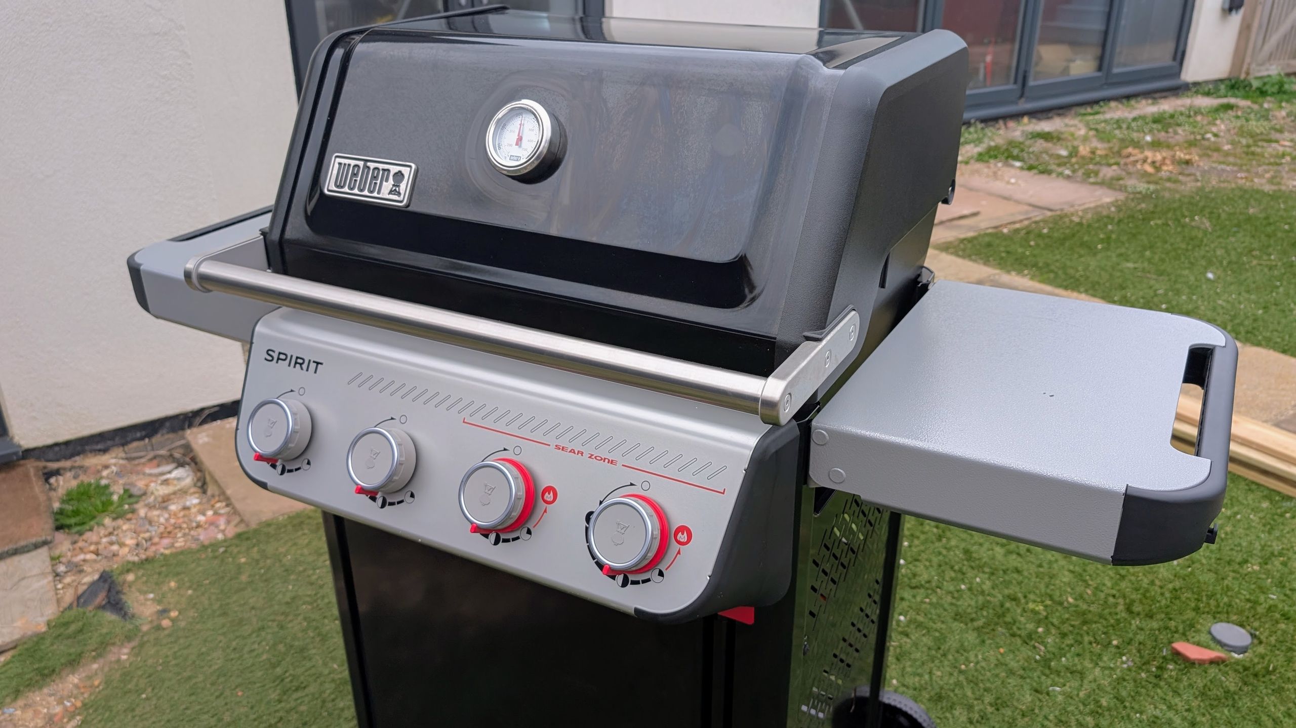 Weber Spirit E-425 review: robust mid-sized gas grilling | T3