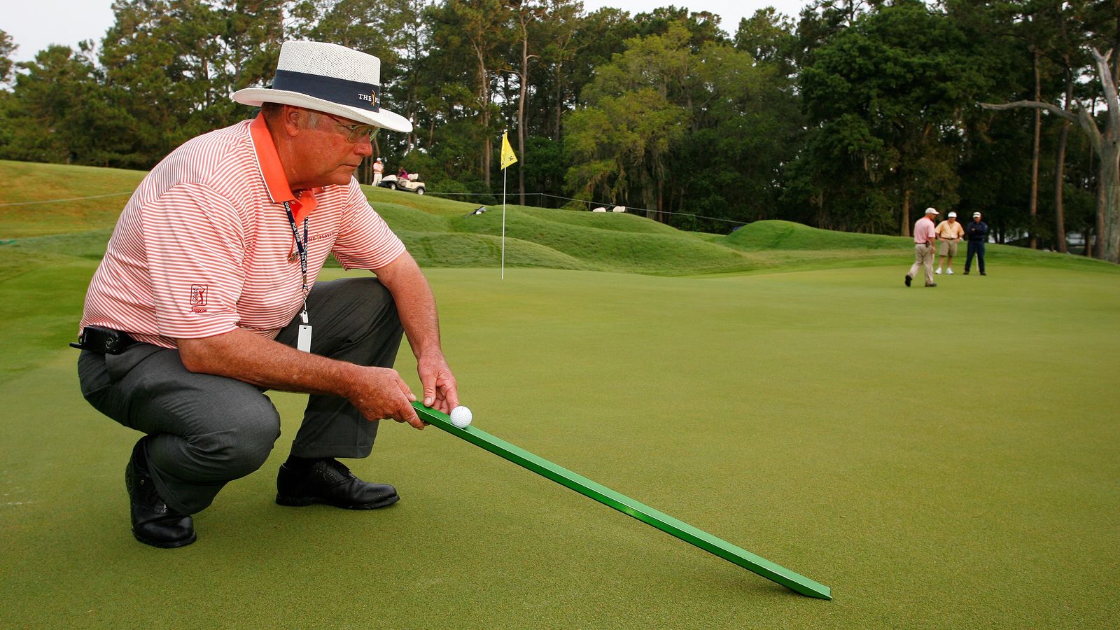 What is a stimpmeter and how does it work? | Golf Monthly