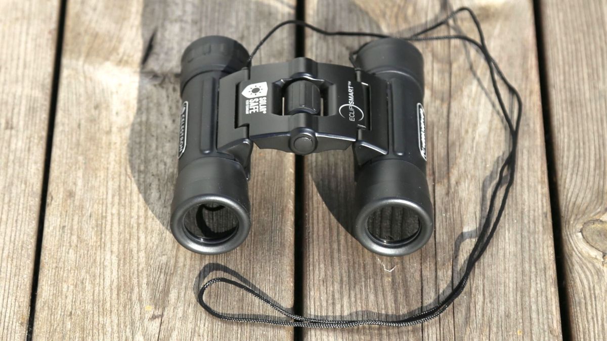 Celestron EclipSmart 10x25mm roof solar binoculars review | Space