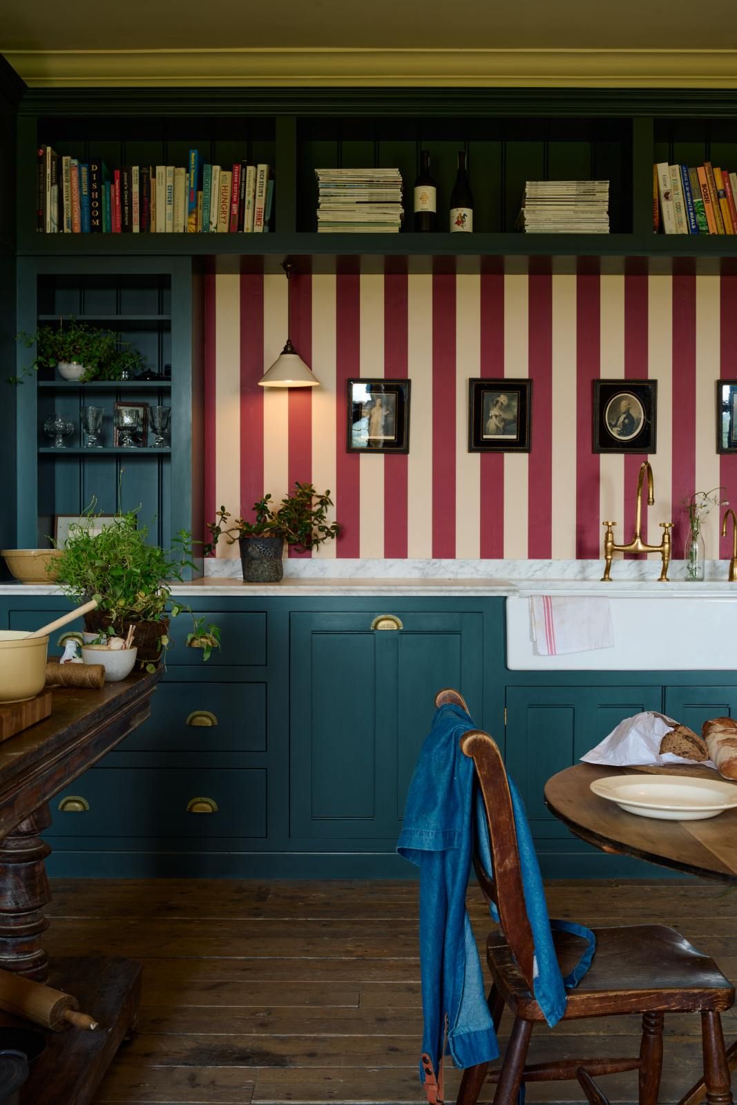 How to organize cookbooks in a kitchen | Livingetc