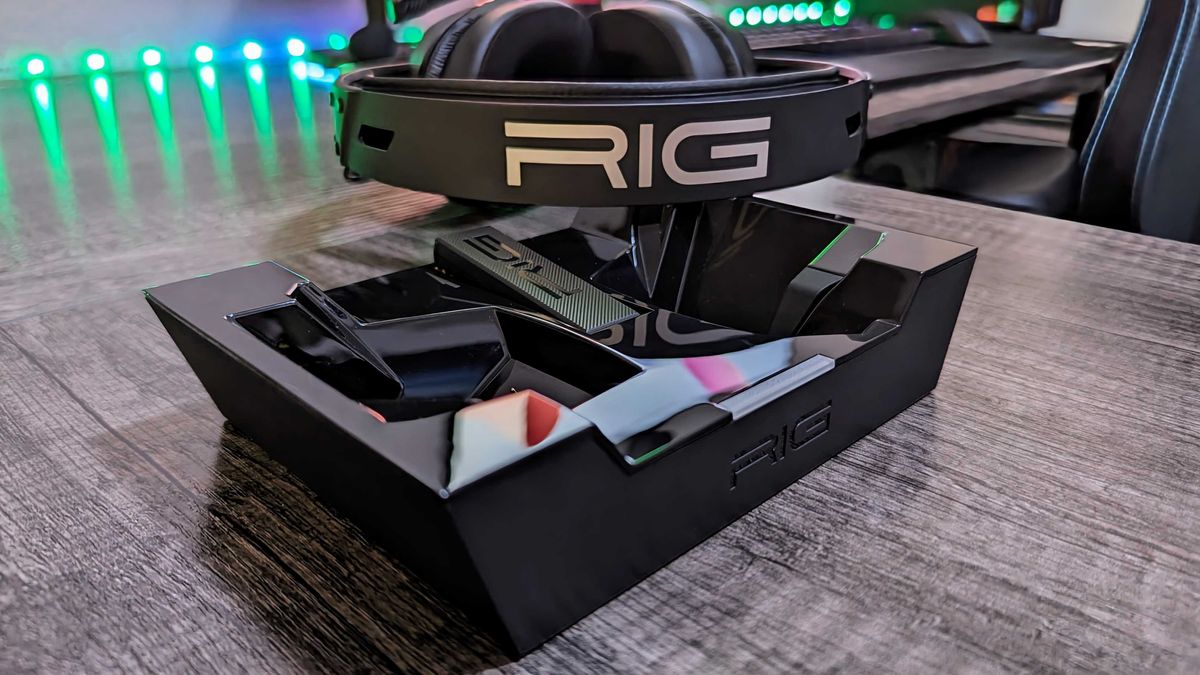 Review: The RIG 900 MAX HX is a great premium Xbox headset | Windows ...