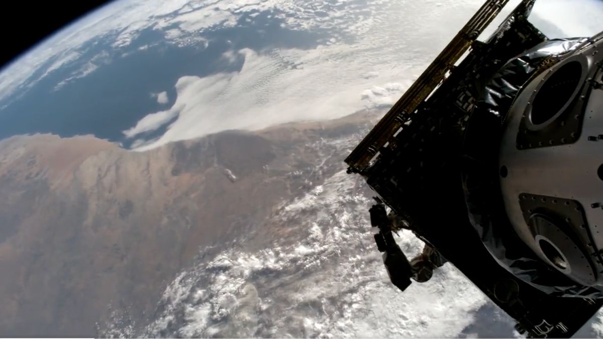 SpaceX's Falcon Heavy launch of Psyche asteroid mission in photos | Space