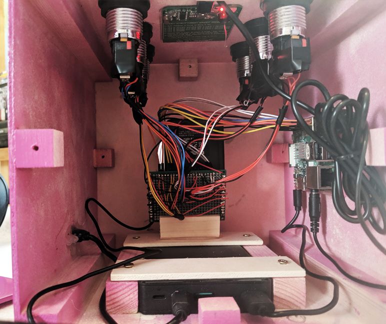 DIY Jukebox Jams Out With a Raspberry Pi | Tom's Hardware