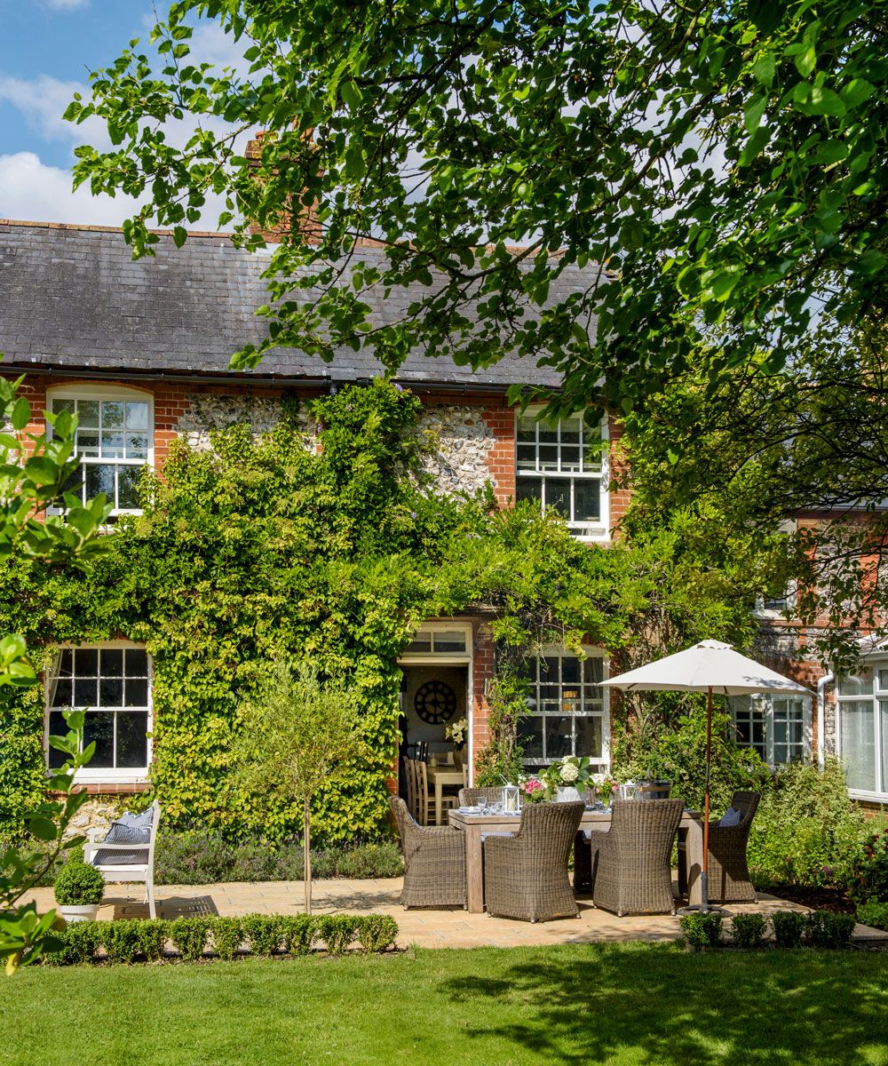 Take a tour around this light-filled family home in Hampshire | Ideal Home