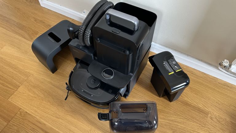 Eufy E28 robot vacuum cleaner review: detachable portable deep cleaner ...