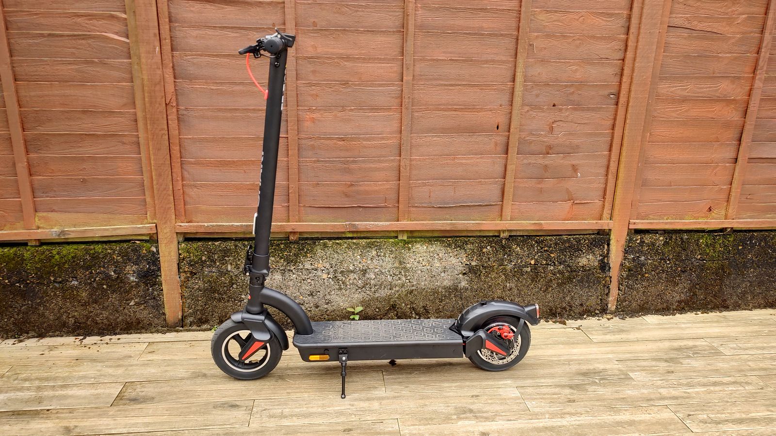 Sharp KS4 e-scooter review: Bye-bye, range anxiety! | T3