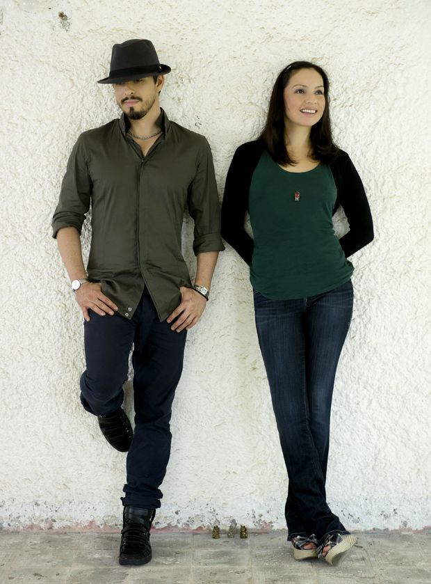 Eight Amazing Female Acoustic Guitar Players | Guitar World