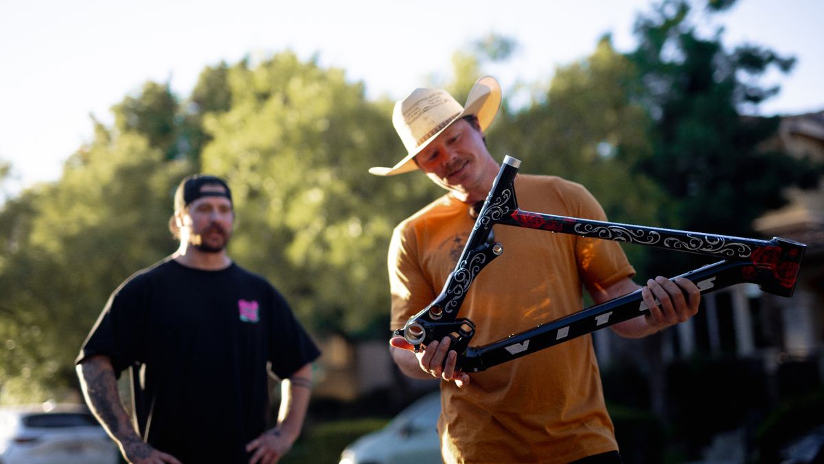 Kyle Strait's prototype Vitus DH bike built for Red Bull Rampage 2023 ...