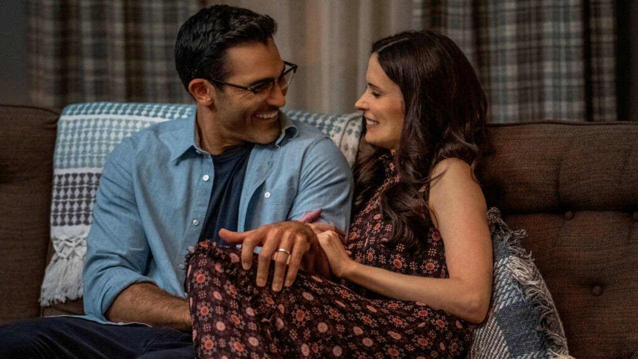 Why Superman And Lois Opened Season 3 With That Surprisingly Intimate Scene, According To The ...