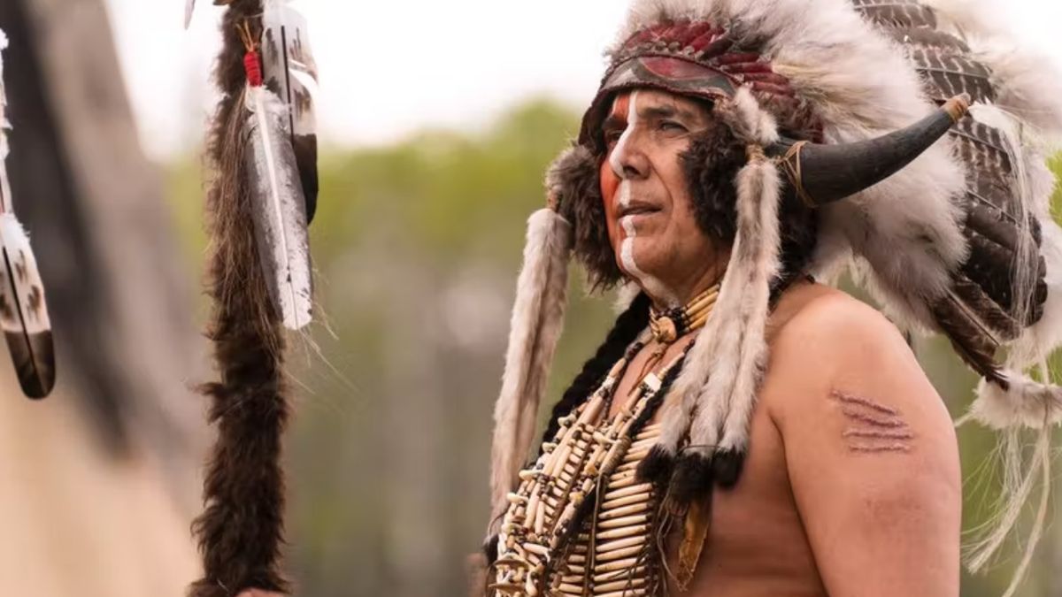 Prey Cast: Where You've Seen The Stars Of Hulu's Predator Prequel ...