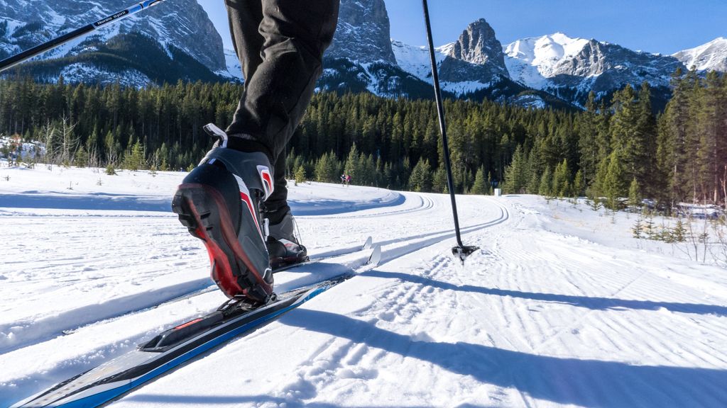 Types of cross country ski boots: what’s the difference? | Advnture