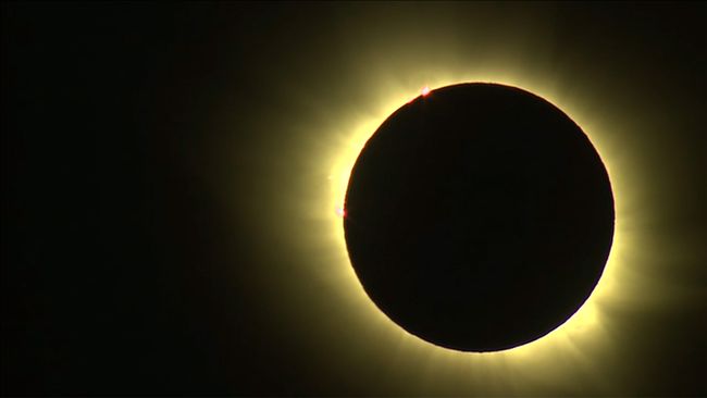 Spectacular Total Solar Eclipse Kicks Off First Day of Spring (Photos ...