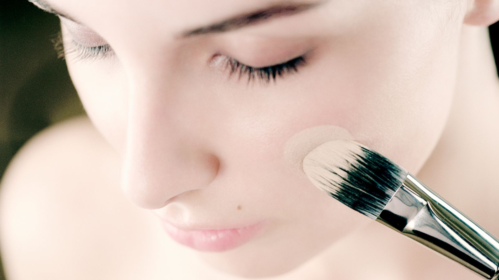 The best foundation for pale skin according to Marie Claire's beauty ...