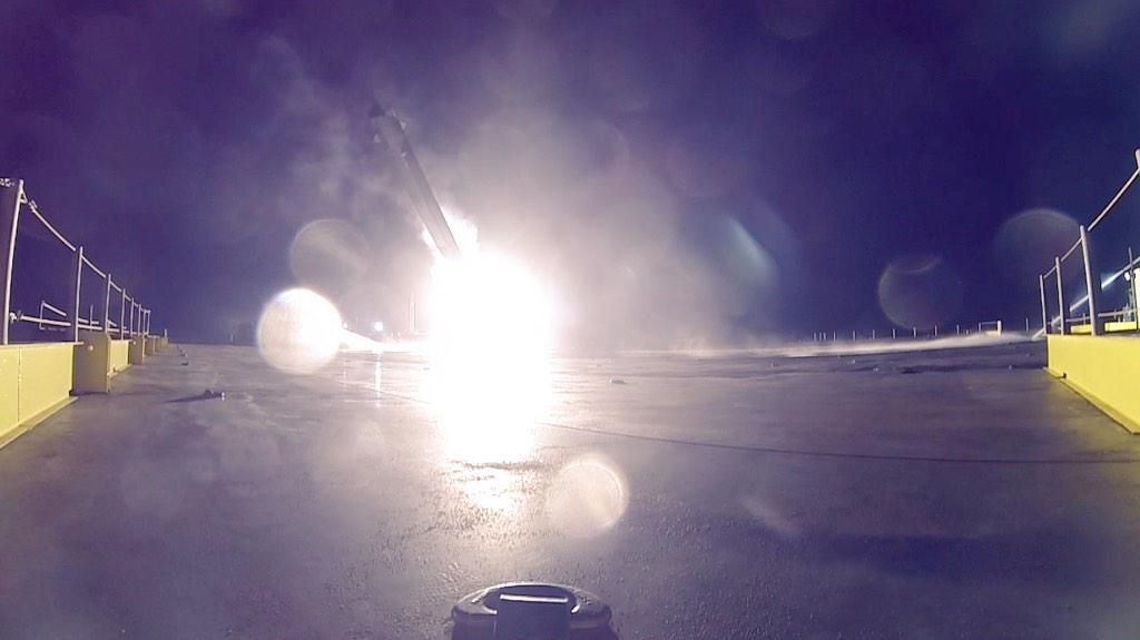 See SpaceX's Rocket Landing Crash Up Close with These Photos & Video ...