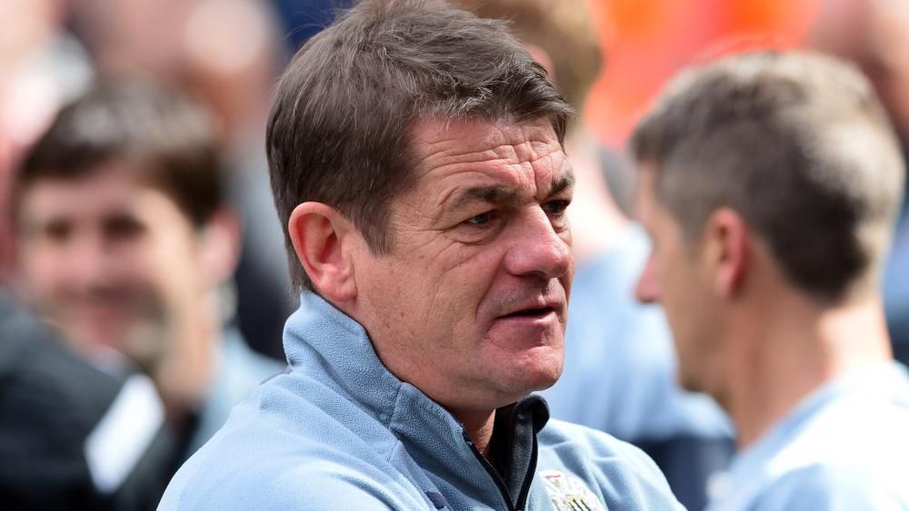 Carver applies for Villa job | FourFourTwo