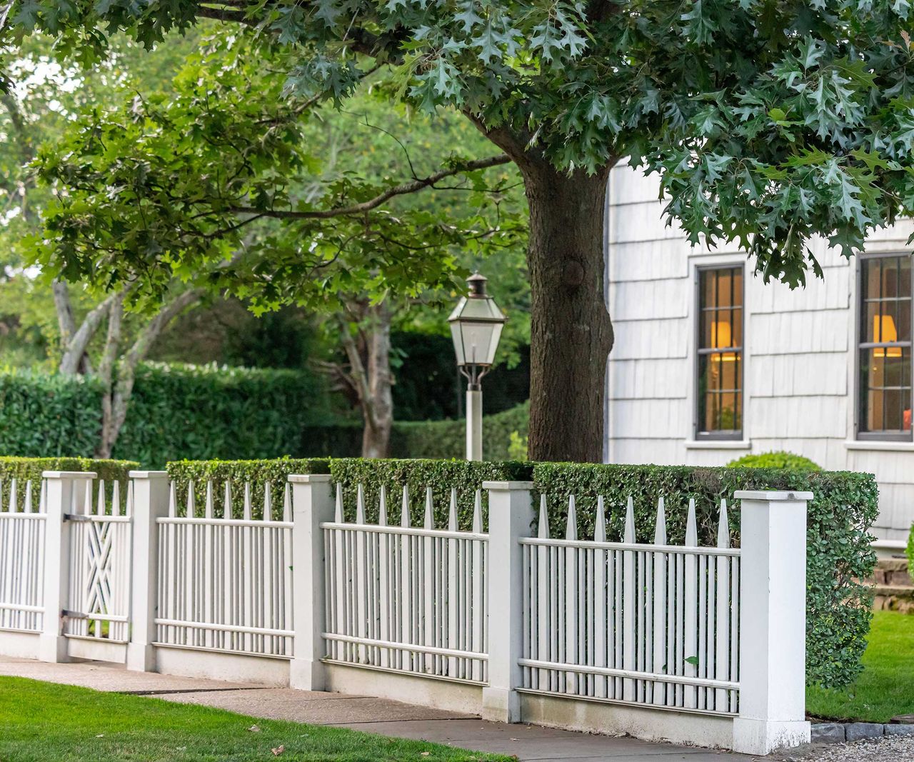 Front yard privacy ideas: 10 stylish screening methods | Homes and Gardens