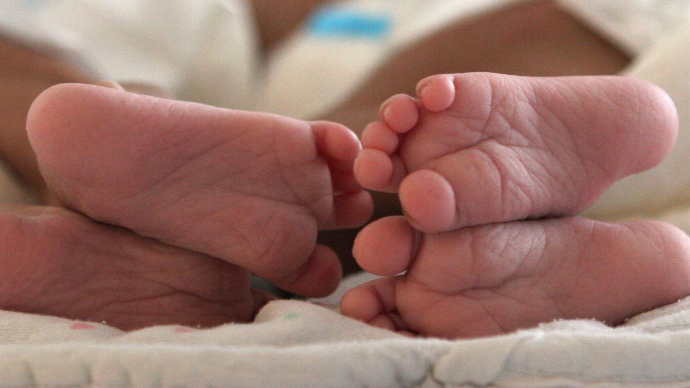 Mother gives birth to two babies from her two wombs | The Week