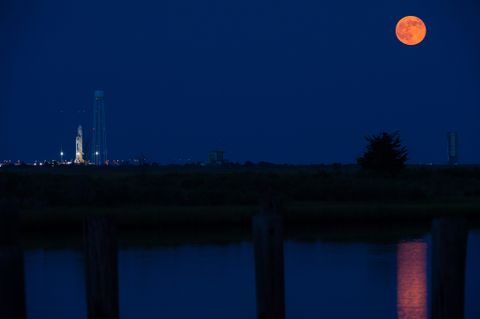 Stupendous Supermoon Views Wow Stargazers (Photos) | Space