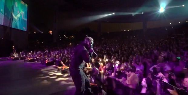 Watch Slipknot's Corey Taylor Smack Phone Out of Texting Fan's Hand ...