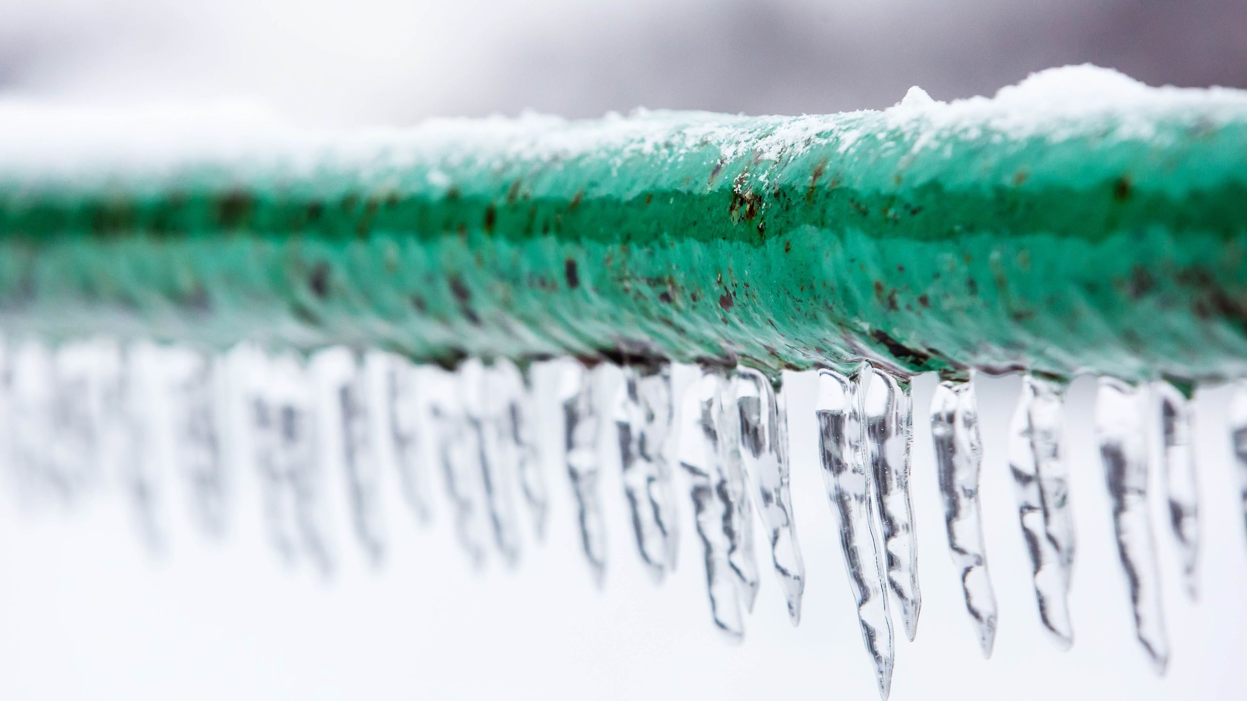 5 signs that your pipes have frozen — take note of these signals | Tom ...