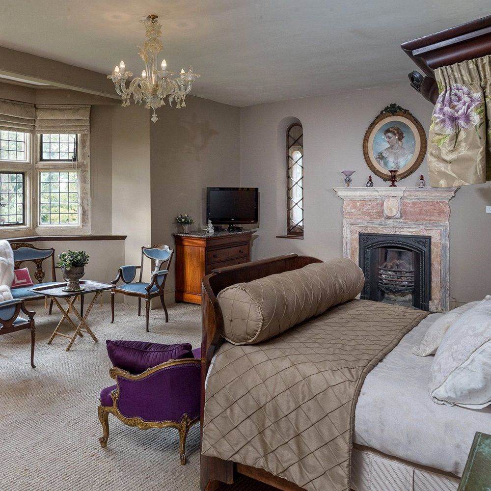 You could call spectacular Devizes Castle home for £2.5million | Ideal Home