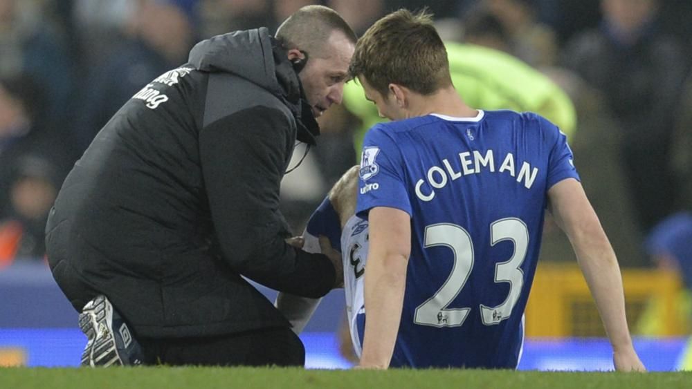 Everton on the hunt for right-back cover in January | FourFourTwo