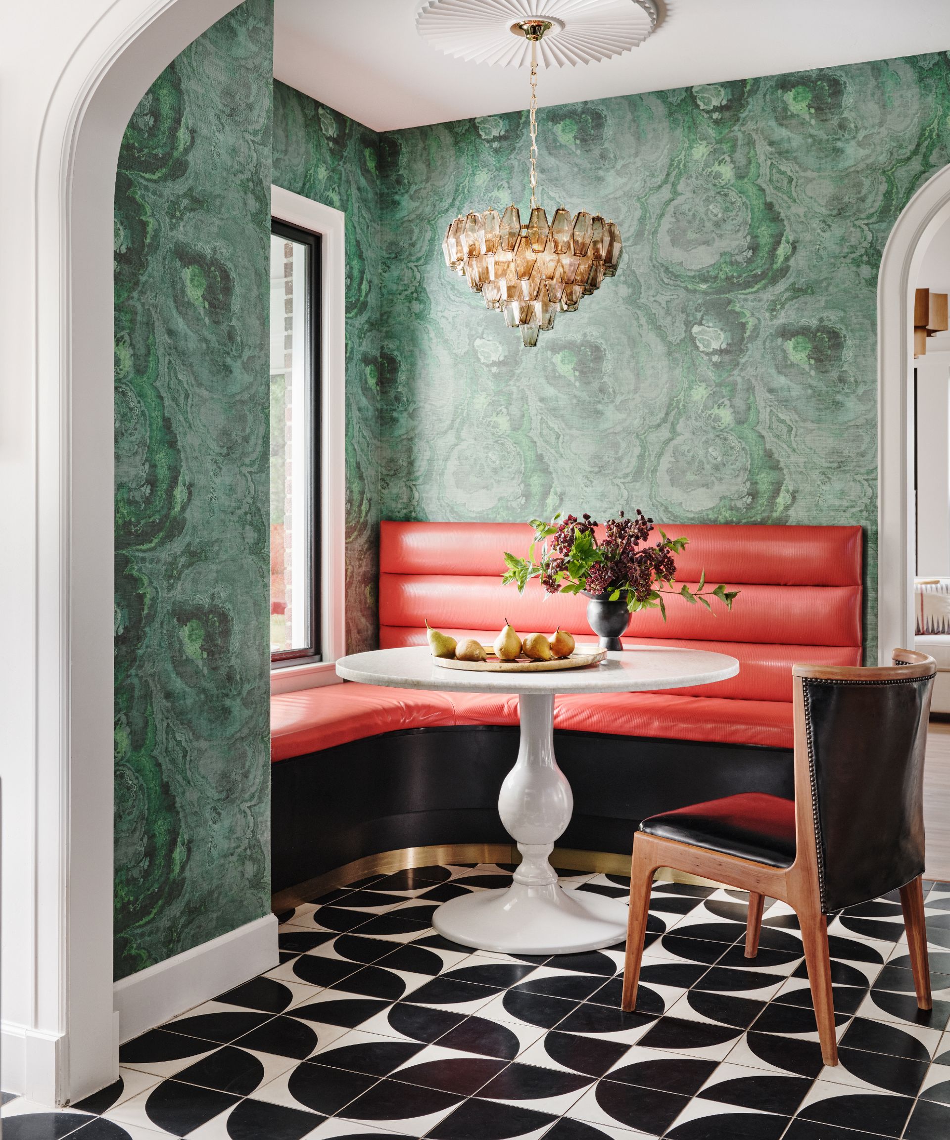 9 colors that go with red: the best pairings for this bold shade ...