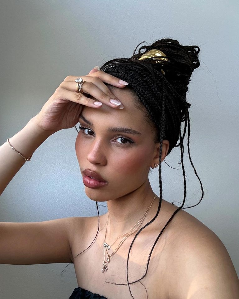 The Luxurious Ponytail-Cuff Trend Is Here to Stay in 2025 | Who What Wear