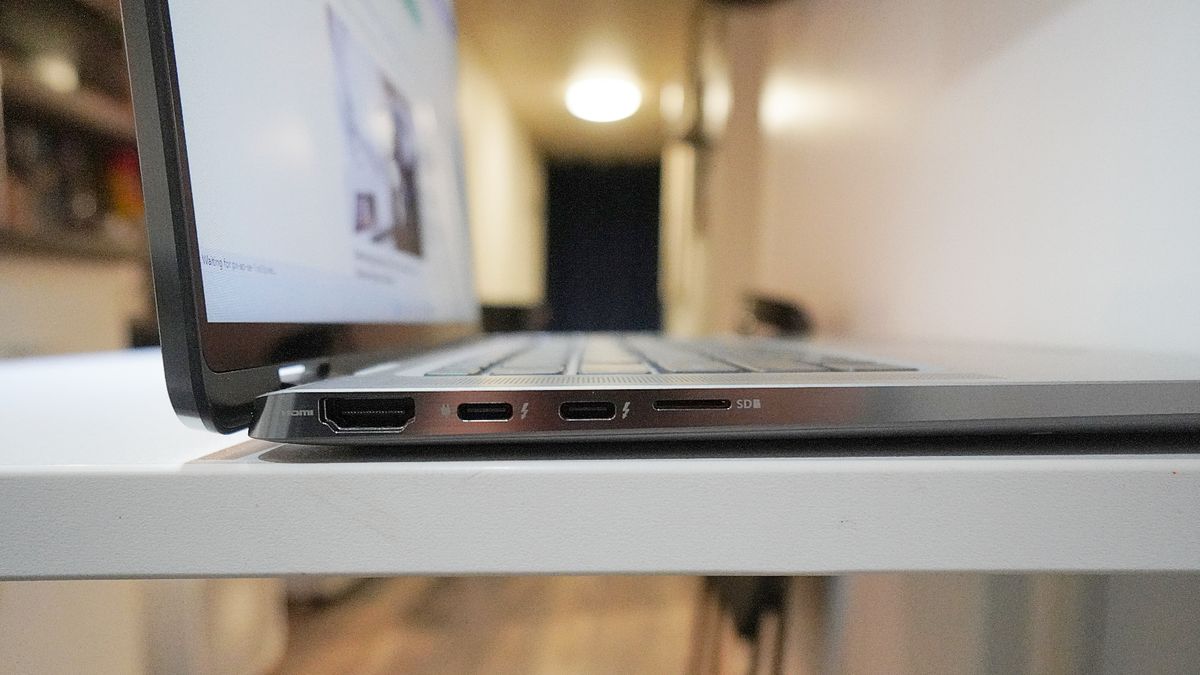 Dell Latitude 9520 2-in-1 review | Laptop Mag