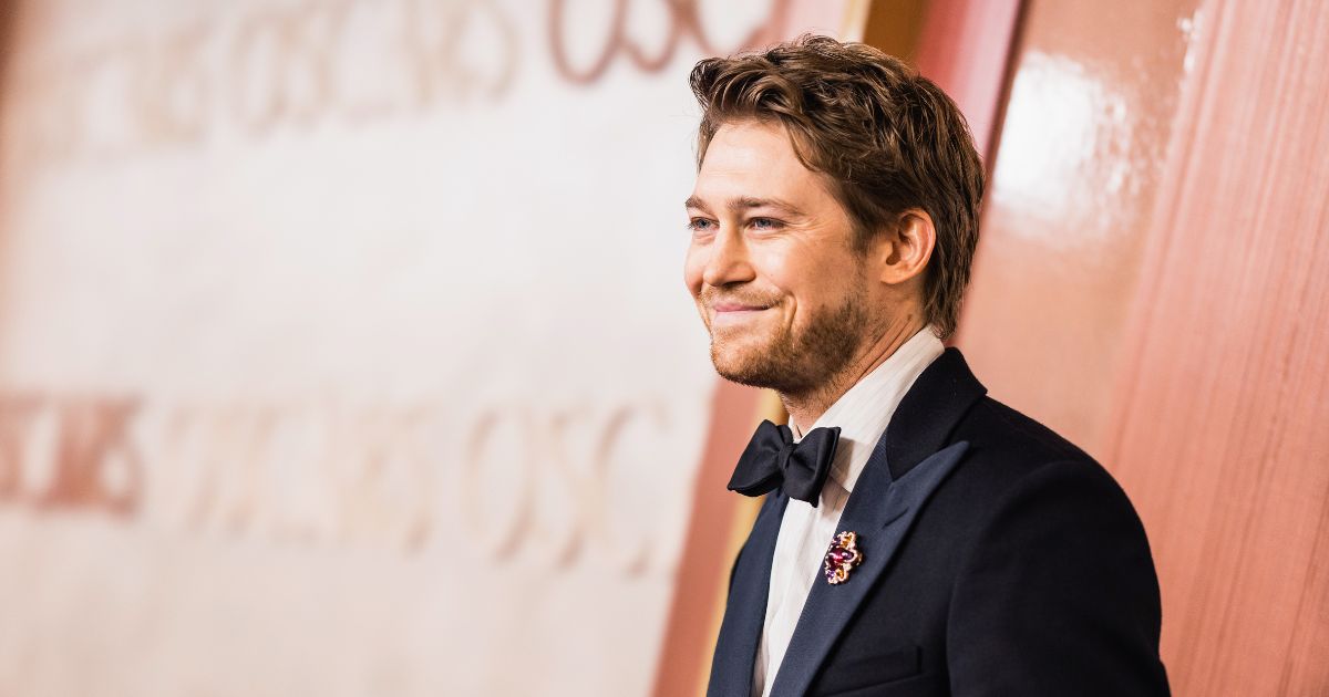 Joe Alwyn's words about the potential of becoming James Bond are going ...
