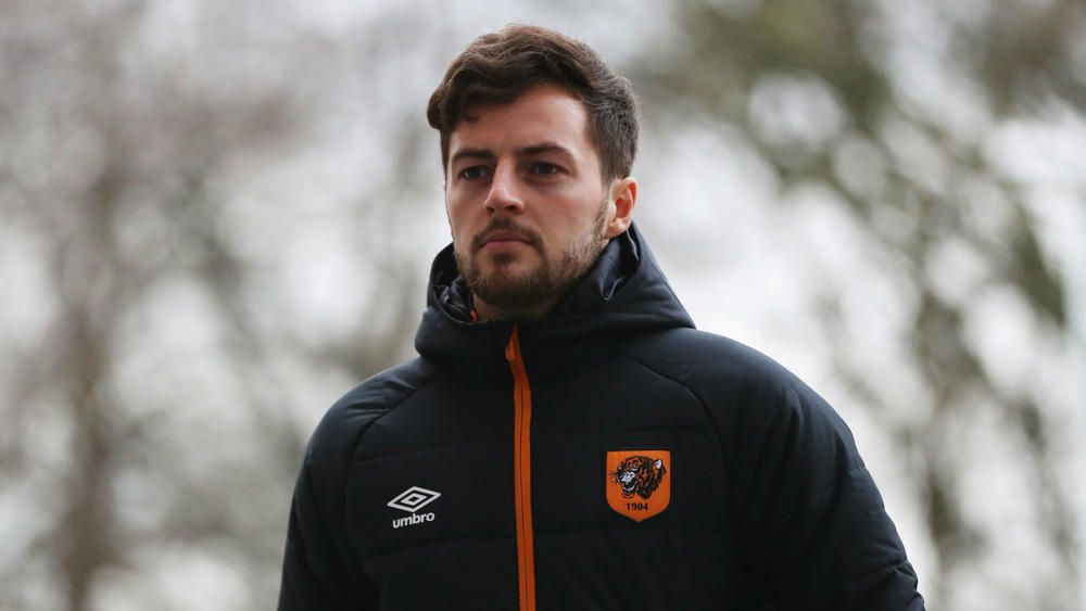 BREAKING NEWS: Hull midfielder Mason discharged from hospital | FourFourTwo