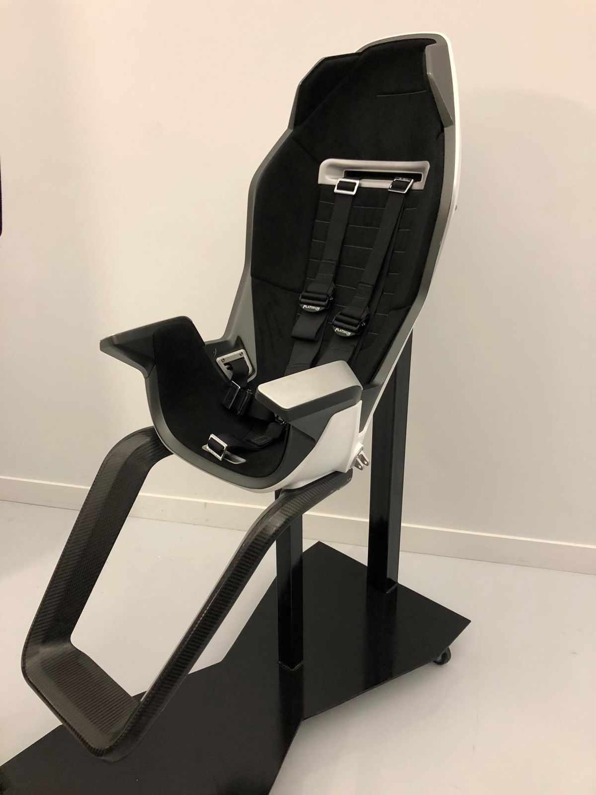 In Photos: A Behind-the-Scenes Look at SpaceX's Crew Dragon Spaceship ...