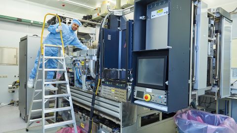 Plans to shrink particle accelerators by 1,000x could speed chipmaking ...