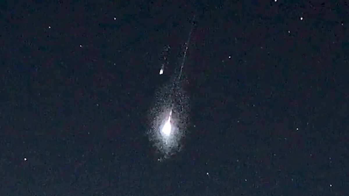When is a 'double fireball' not a 'double fireball': Wild meteor videos ...