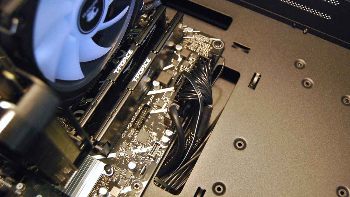 iBuyPower Slate 8 Mesh review: Competitively priced gaming PC that ...